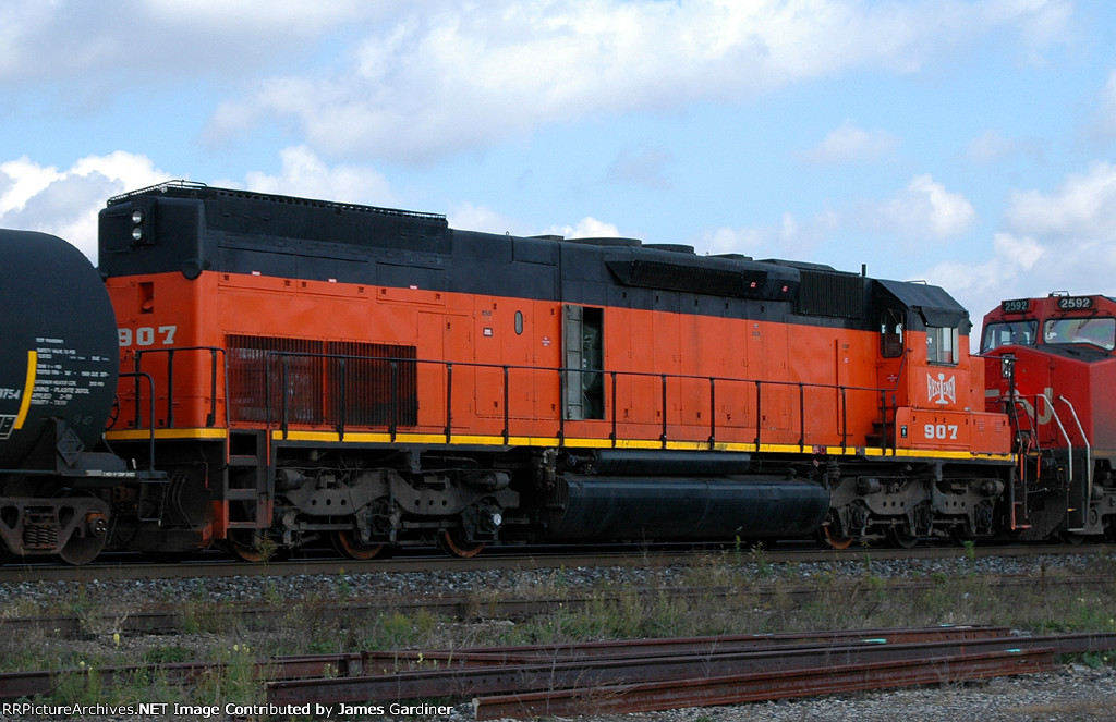 BLE 907 trailing on CN 384